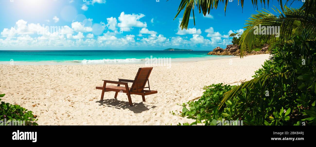 Liege Am Strand Stockfotos und -bilder Kaufen - Alamy