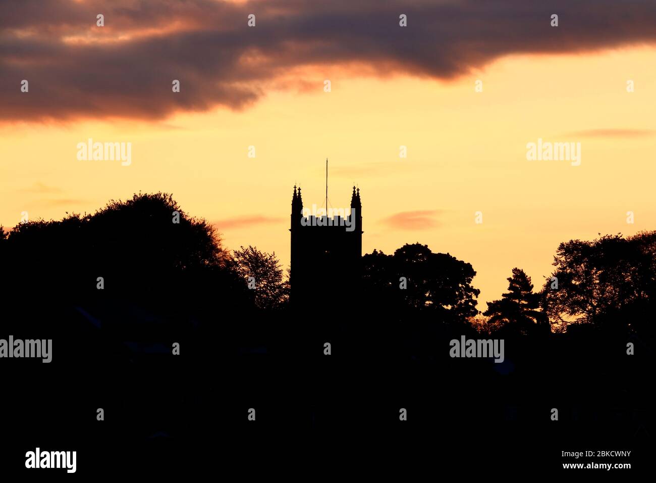 Kirchturm silhouette -Fotos und -Bildmaterial in hoher Auflösung – Alamy