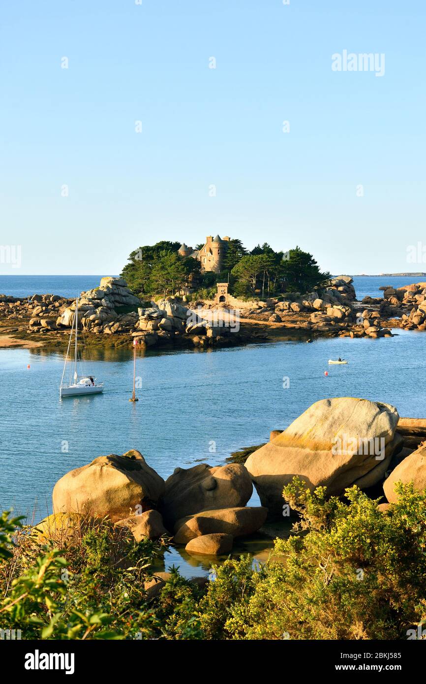 Frankreich, Cotes d'Armor, Tregastel, rosa Granitküste (cote de Granit ...