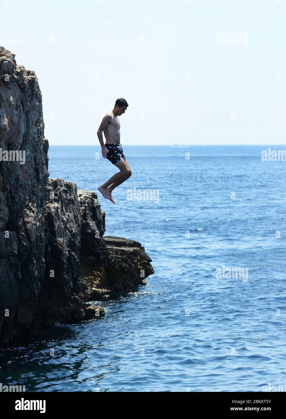 Klippenspringen bei lokrum -Fotos und -Bildmaterial in hoher Auflösung ...
