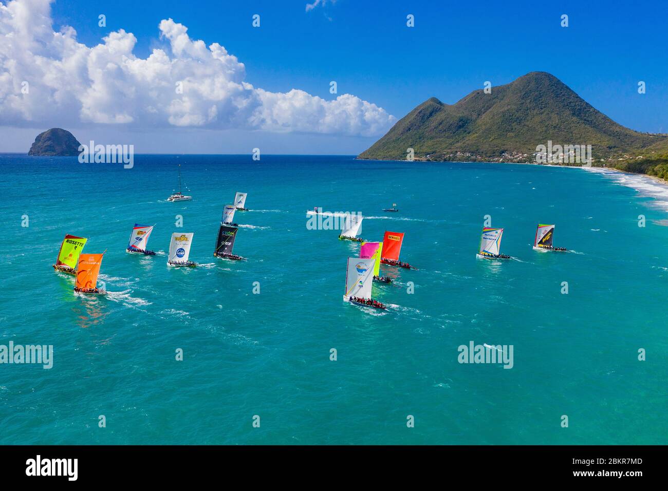 Yole ronde -Fotos und -Bildmaterial in hoher Auflösung – Alamy