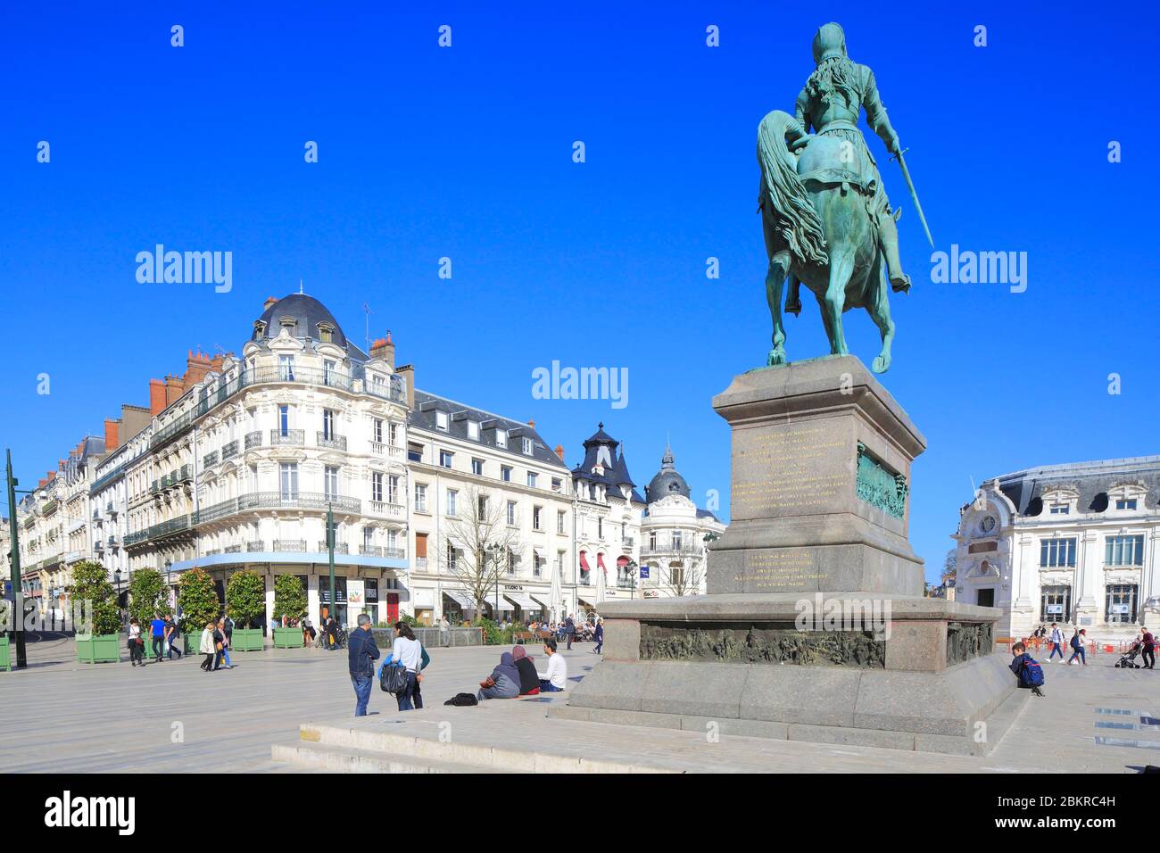 Frankreich, Loiret, Orleans, Place du Martroi mit der Reiterstatue von ...