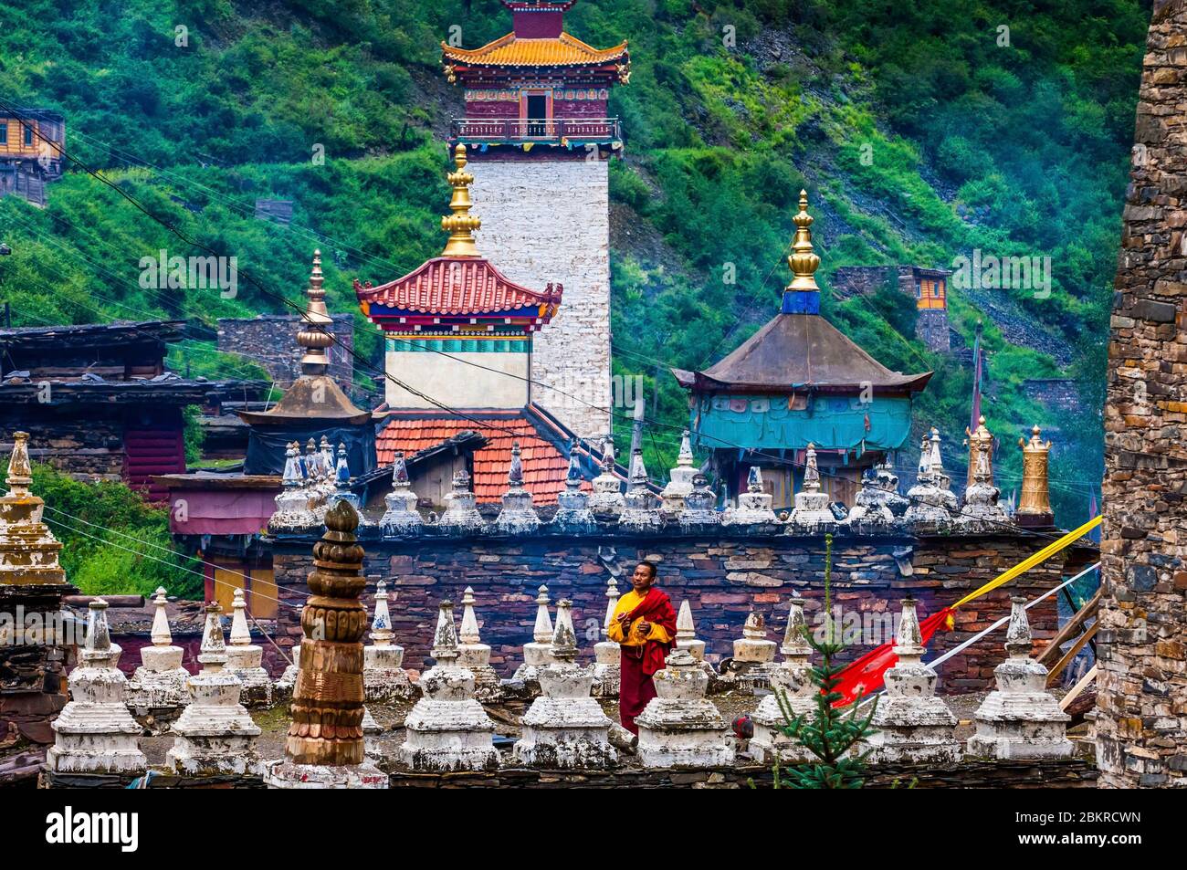 China, Ost-Tibet, oder Kham, Gyarong Schluchten, Milarepa Kloster und ...
