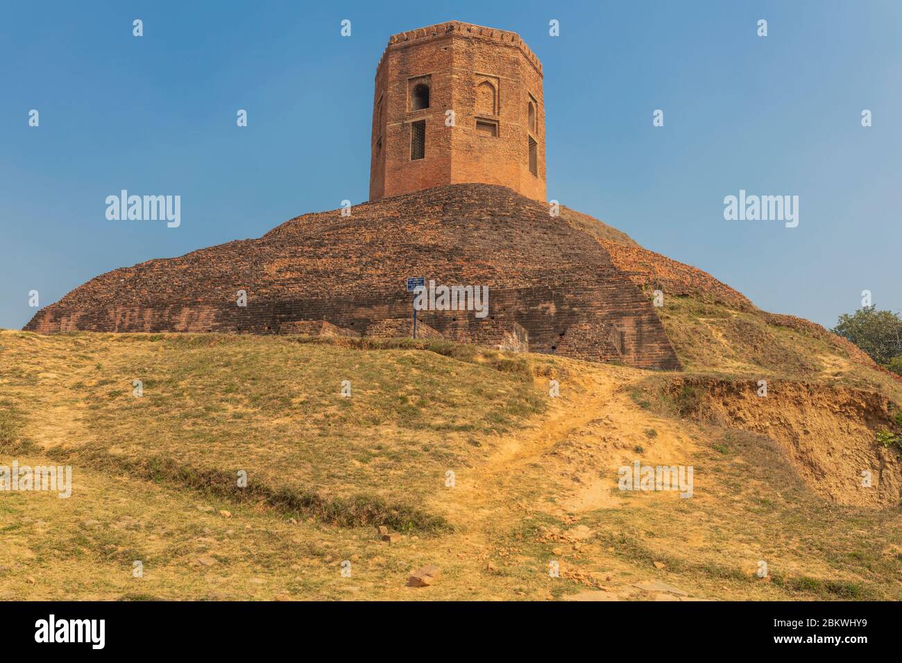 Indischer stupa -Fotos und -Bildmaterial in hoher Auflösung - Seite 2 ...