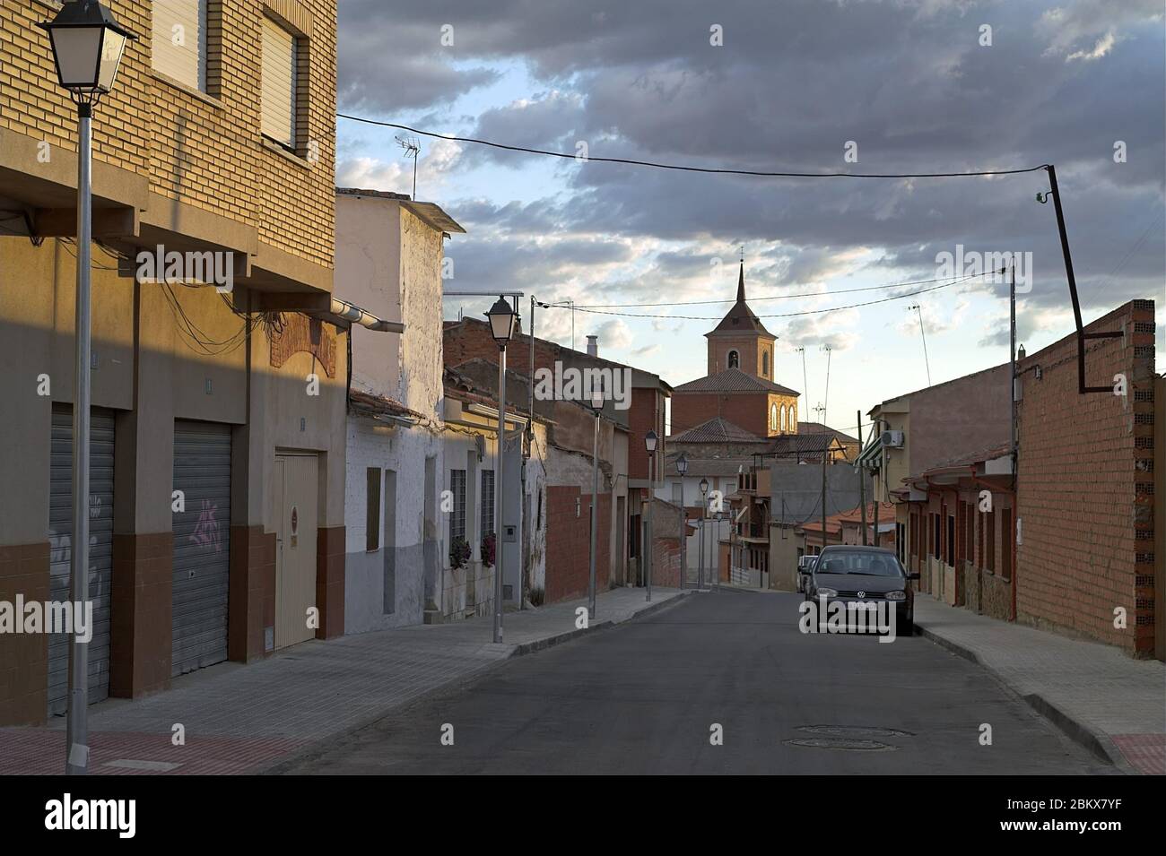 Malagon, Spanien, leere Straße während der Siesta. Spanien, unsere ...