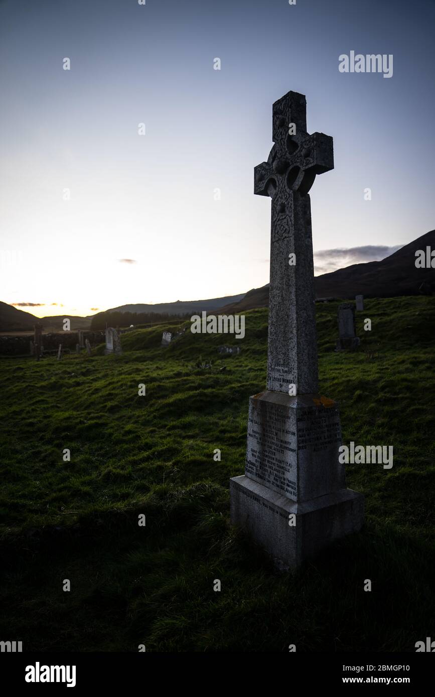 Keltisches Kreuz Bei Sonnenuntergang Stockfotos und -bilder Kaufen - Alamy