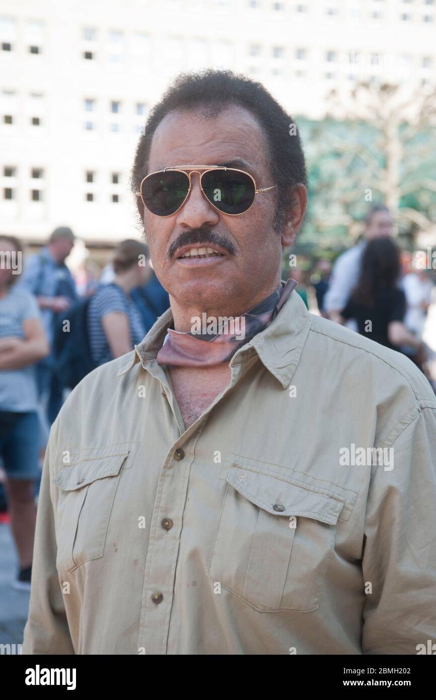 IM Bild: Kiez-Legende Kalle Schwensen, früher Neger Kalle in den Medien ...