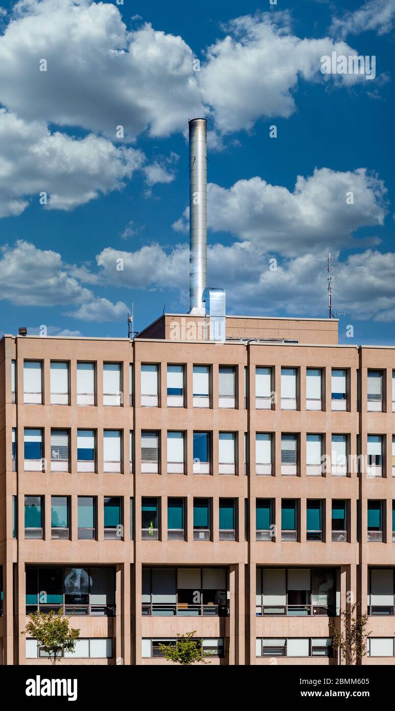 Steel smokestack -Fotos und -Bildmaterial in hoher Auflösung – Alamy