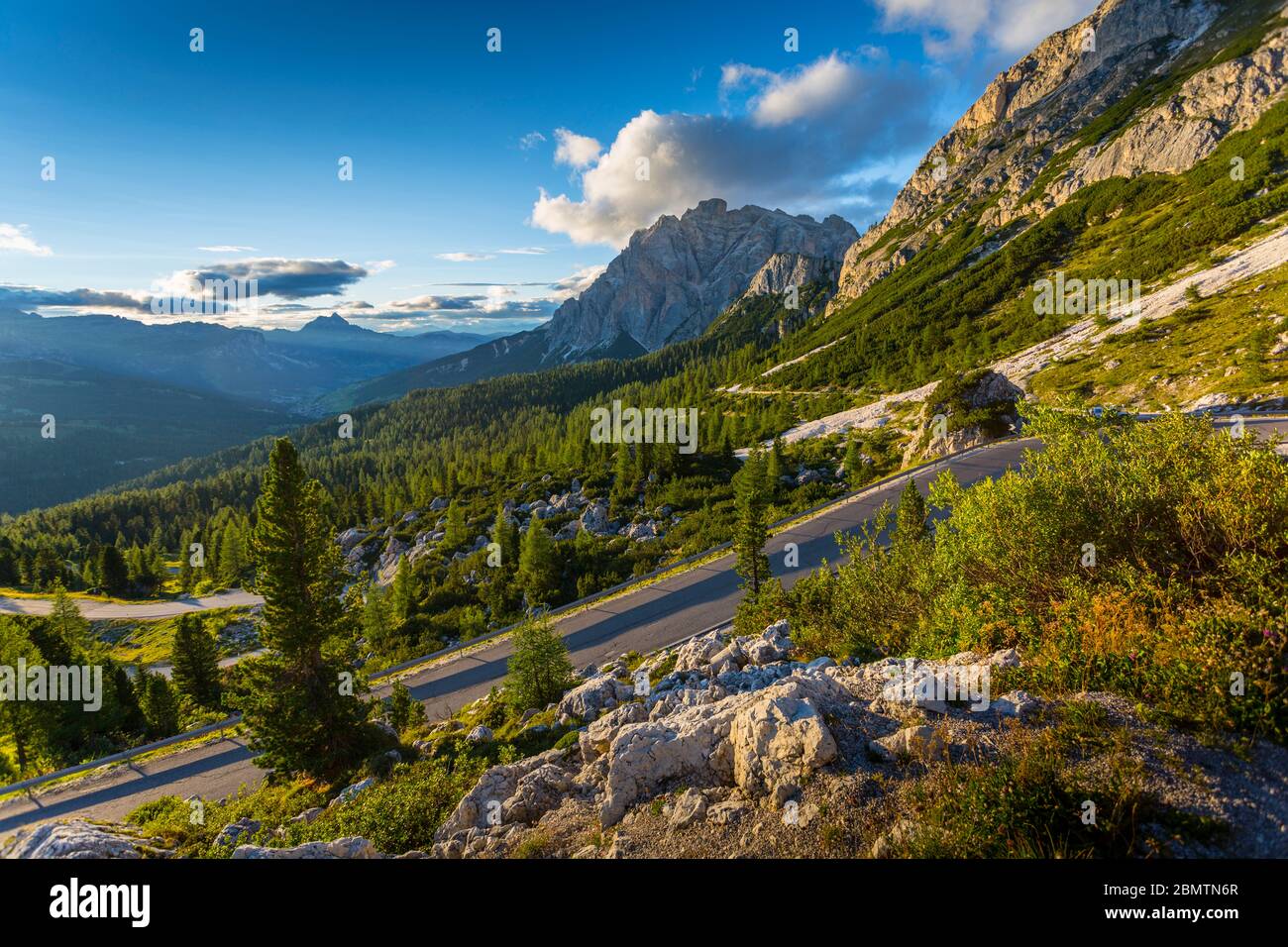 Passo di valparola -Fotos und -Bildmaterial in hoher Auflösung – Alamy