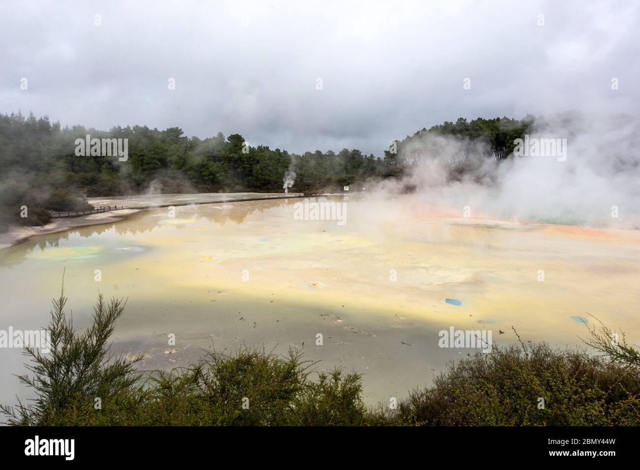 Zentrale pools von wai o tapu -Fotos und -Bildmaterial in hoher ...