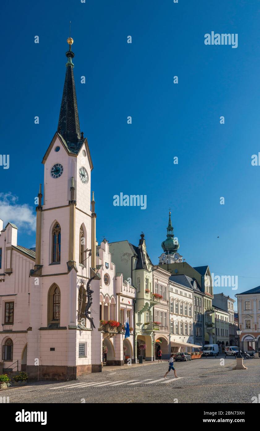 Marktplatz mit altem rathaus von stara radnice -Fotos und -Bildmaterial ...