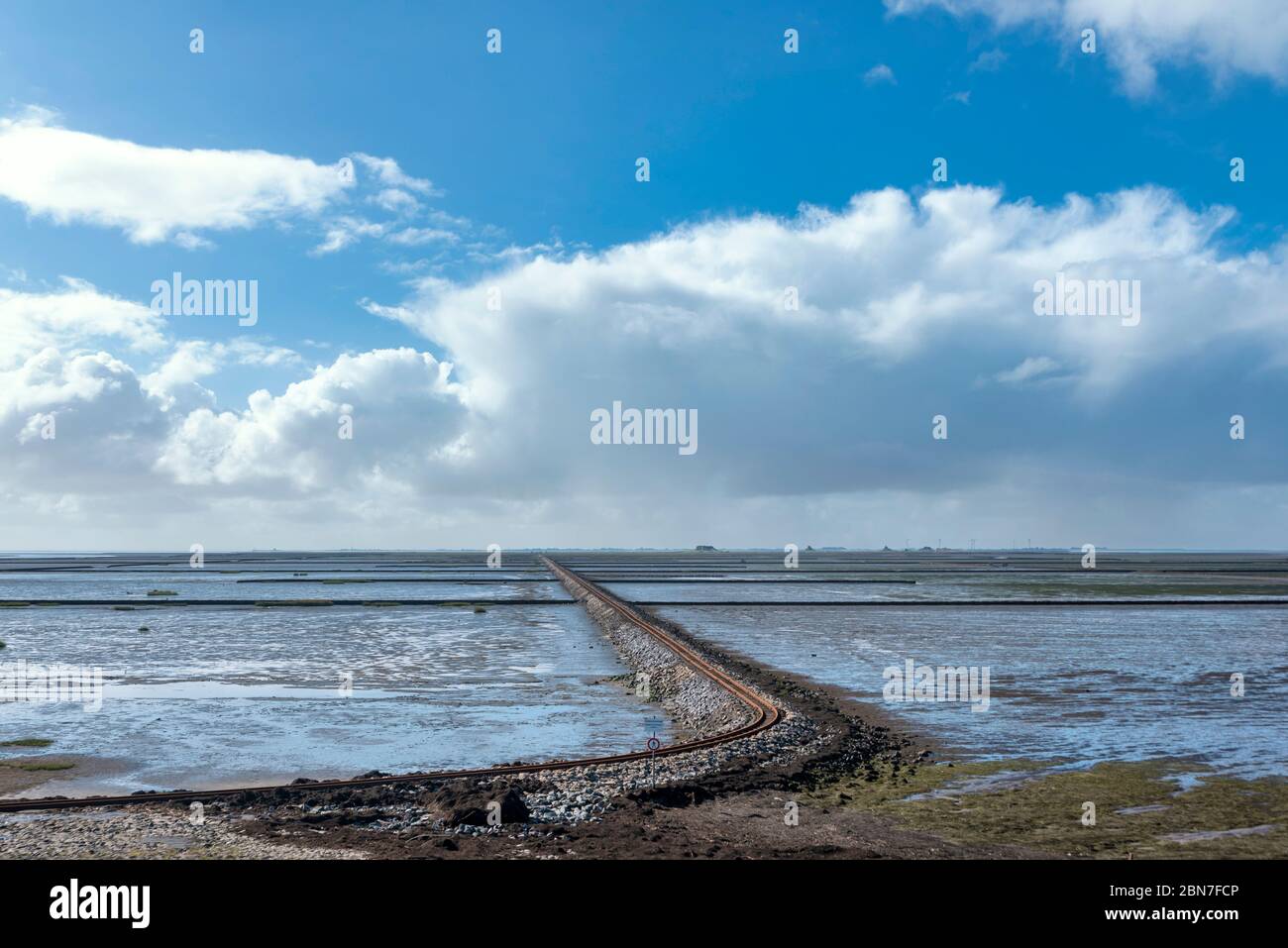 Hallig nordstrandischmoor -Fotos und -Bildmaterial in hoher Auflösung ...