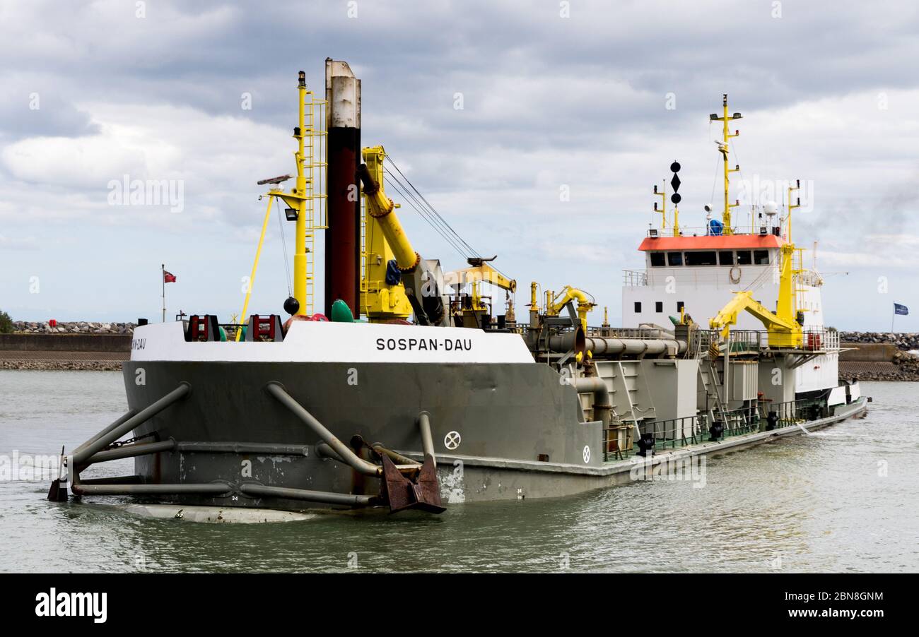 Der niederländische Bagger Sospan Dau, der Sovereign Harbor an der ...