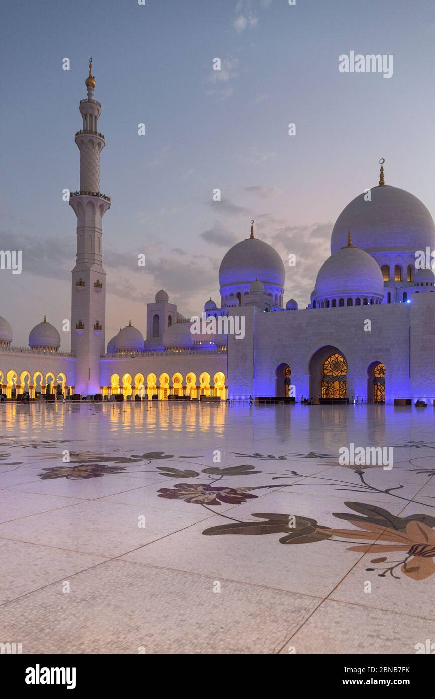 Emirates palace abu dhabi -Fotos und -Bildmaterial in hoher Auflösung ...