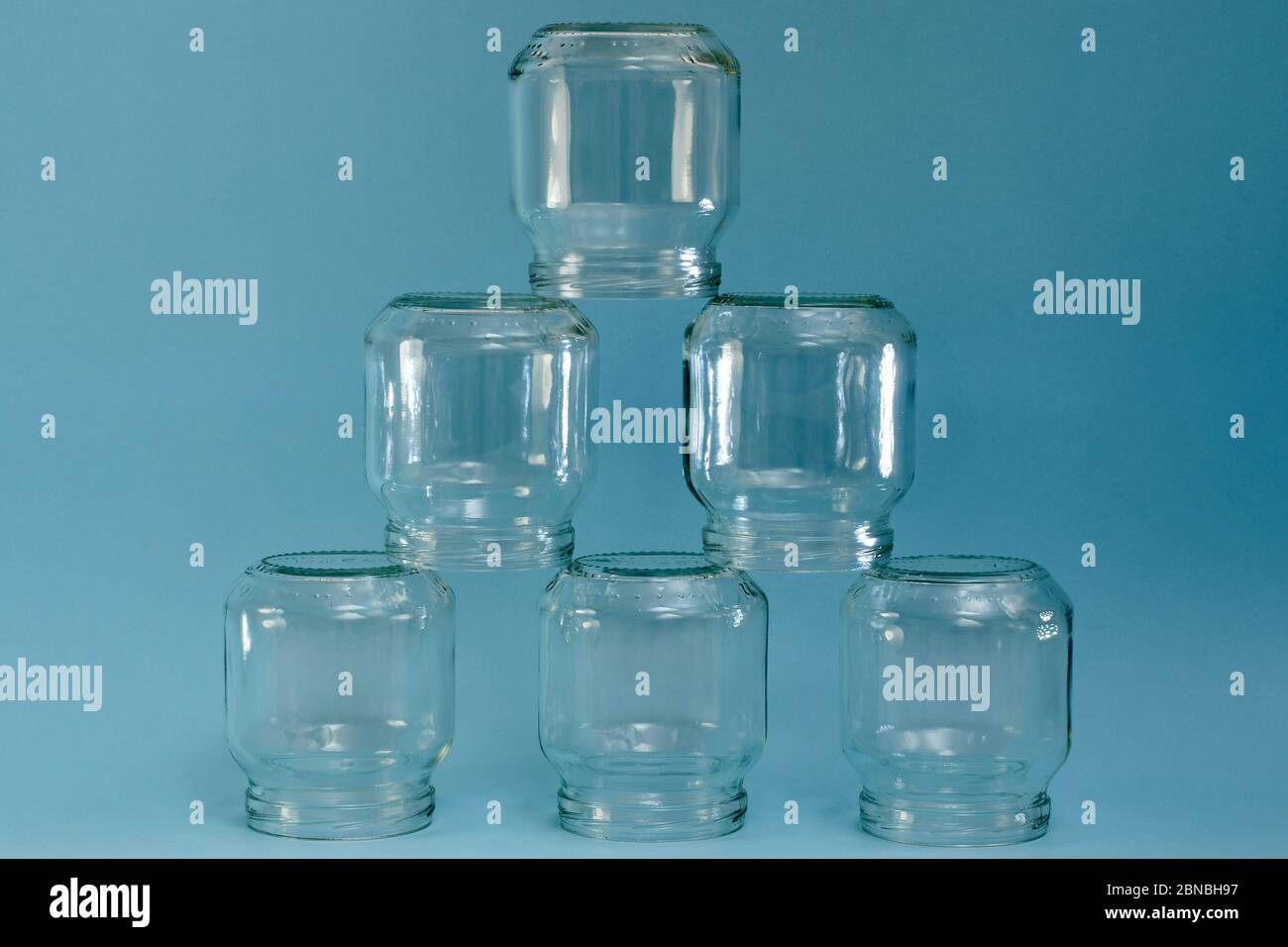 Piramide transparente -Fotos und -Bildmaterial in hoher Auflösung – Alamy