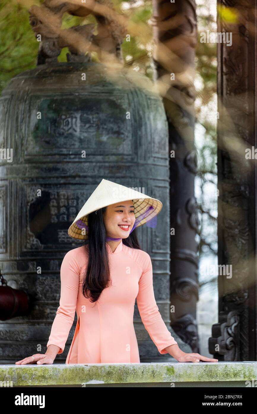 Traditionelle Vietnamesische Frau Stockfotos und -bilder Kaufen - Alamy