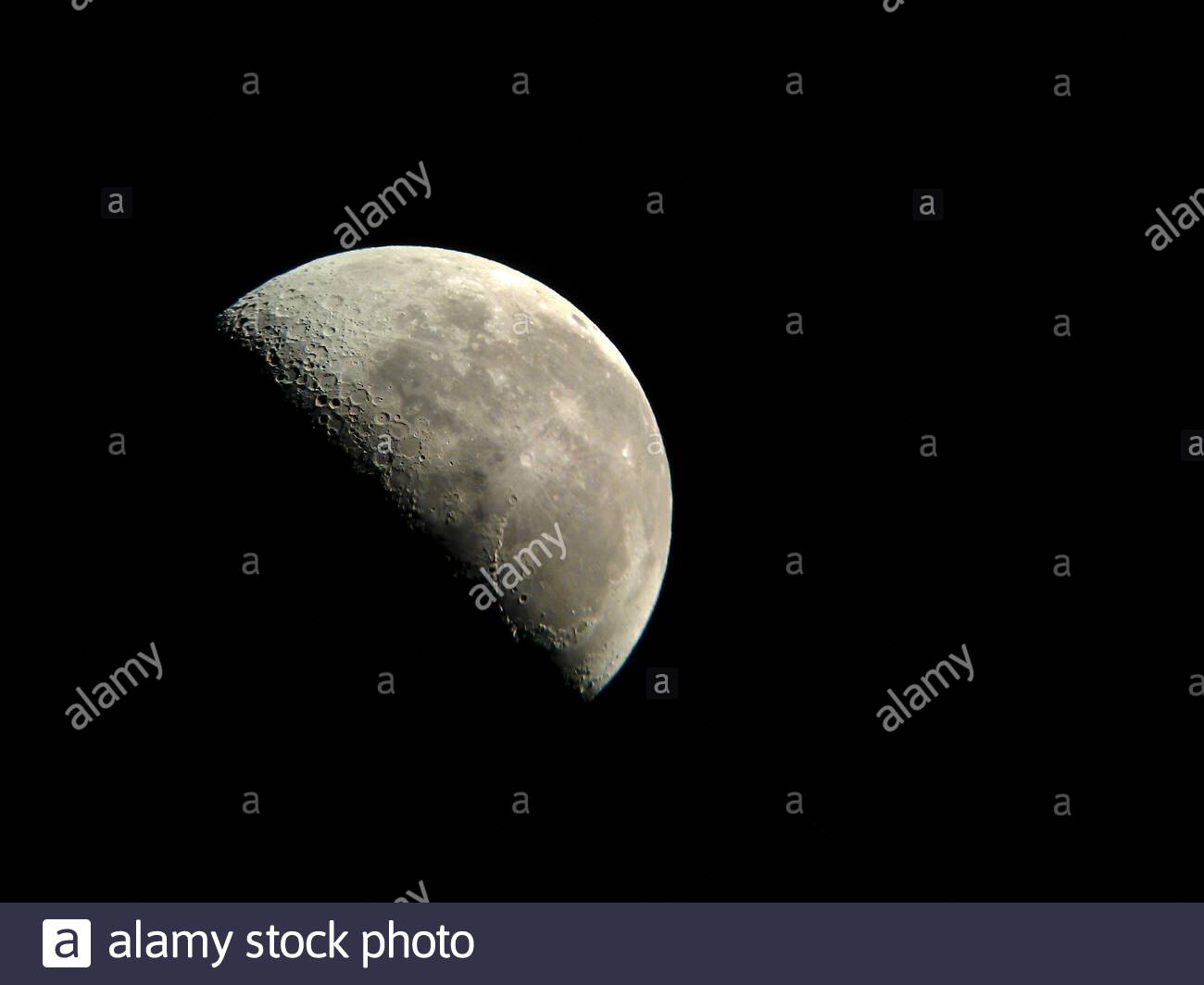 Halbe Erde Stockfotos und -bilder Kaufen - Alamy
