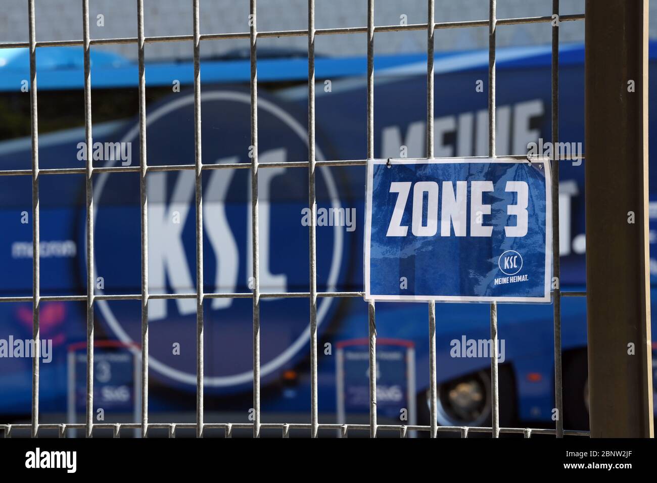 Karlsruher sc logo -Fotos und -Bildmaterial in hoher Auflösung – Alamy