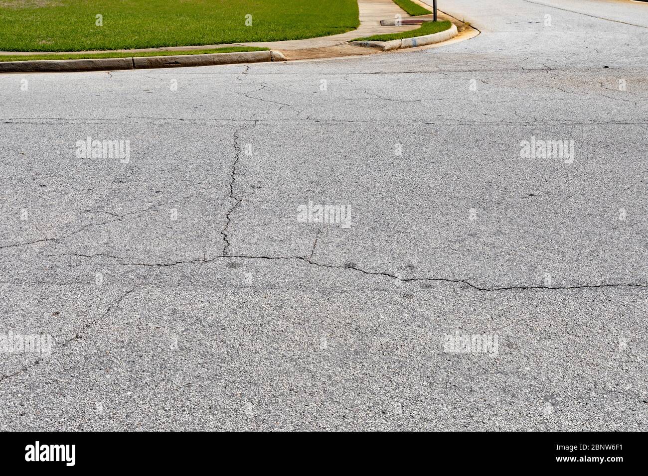 Bordstein rasen -Fotos und -Bildmaterial in hoher Auflösung - Seite 2 ...