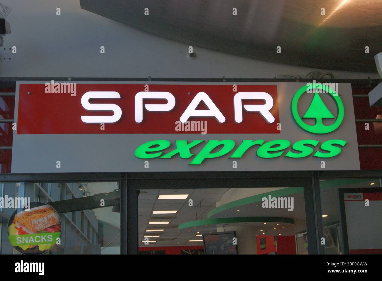 Spar supermercado -Fotos und -Bildmaterial in hoher Auflösung – Alamy