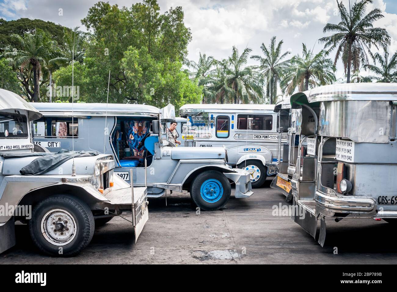 Jeepney terminal -Fotos und -Bildmaterial in hoher Auflösung – Alamy