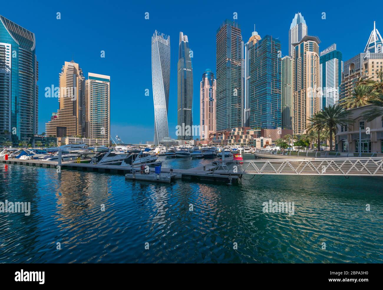 Neue Dubai Skyline Stockfotos und -bilder Kaufen - Alamy