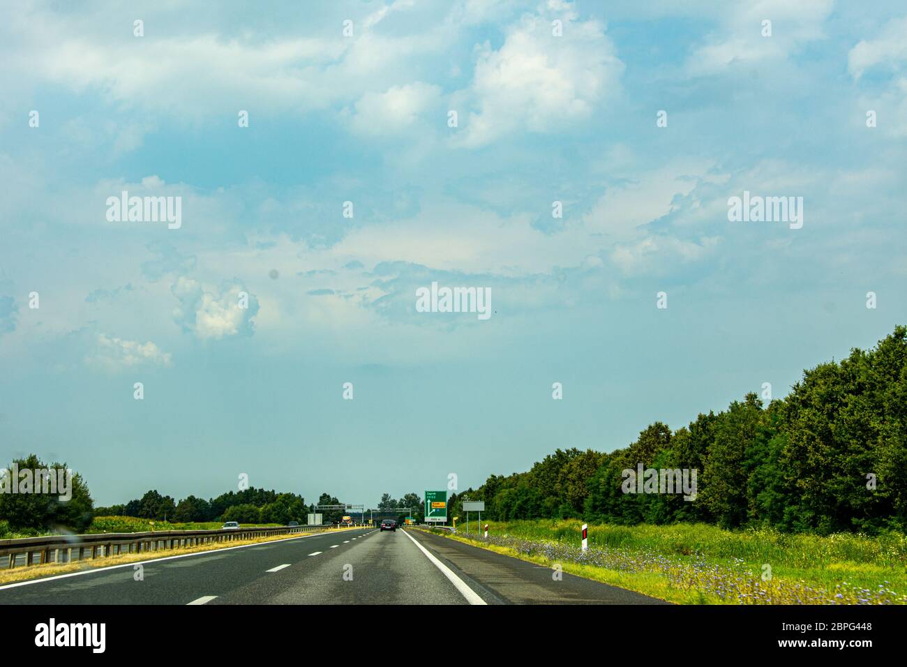 Autobahn Nach Stockfotos und -bilder Kaufen - Alamy