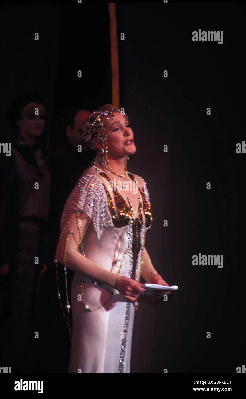 Victor julie -Fotos und -Bildmaterial in hoher Auflösung – Alamy