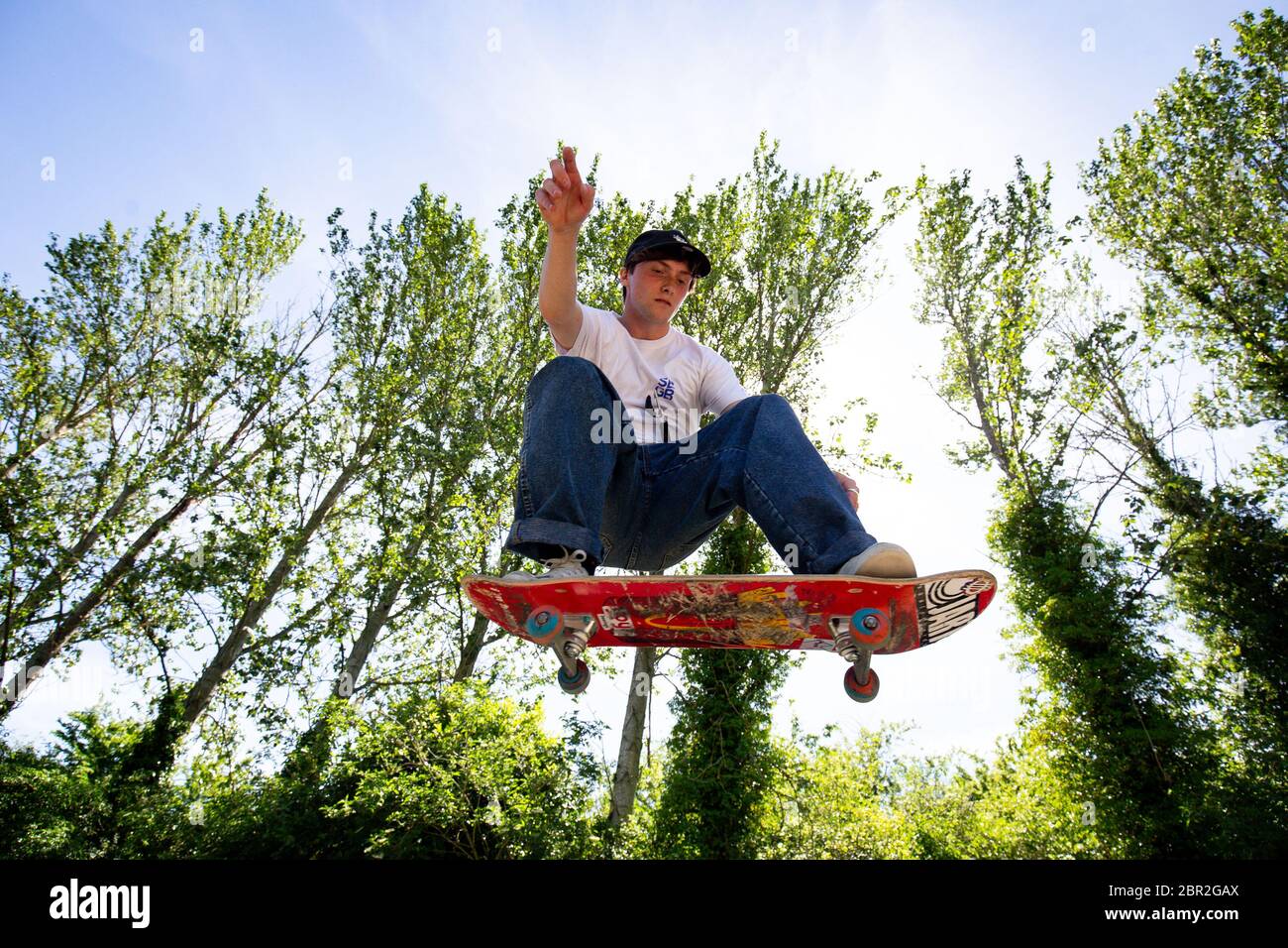 Der britische Skateboarder Alex Decunha trainiert im Stantonbury ...