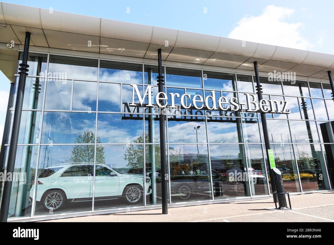 Garage showroom -Fotos und -Bildmaterial in hoher Auflösung – Alamy