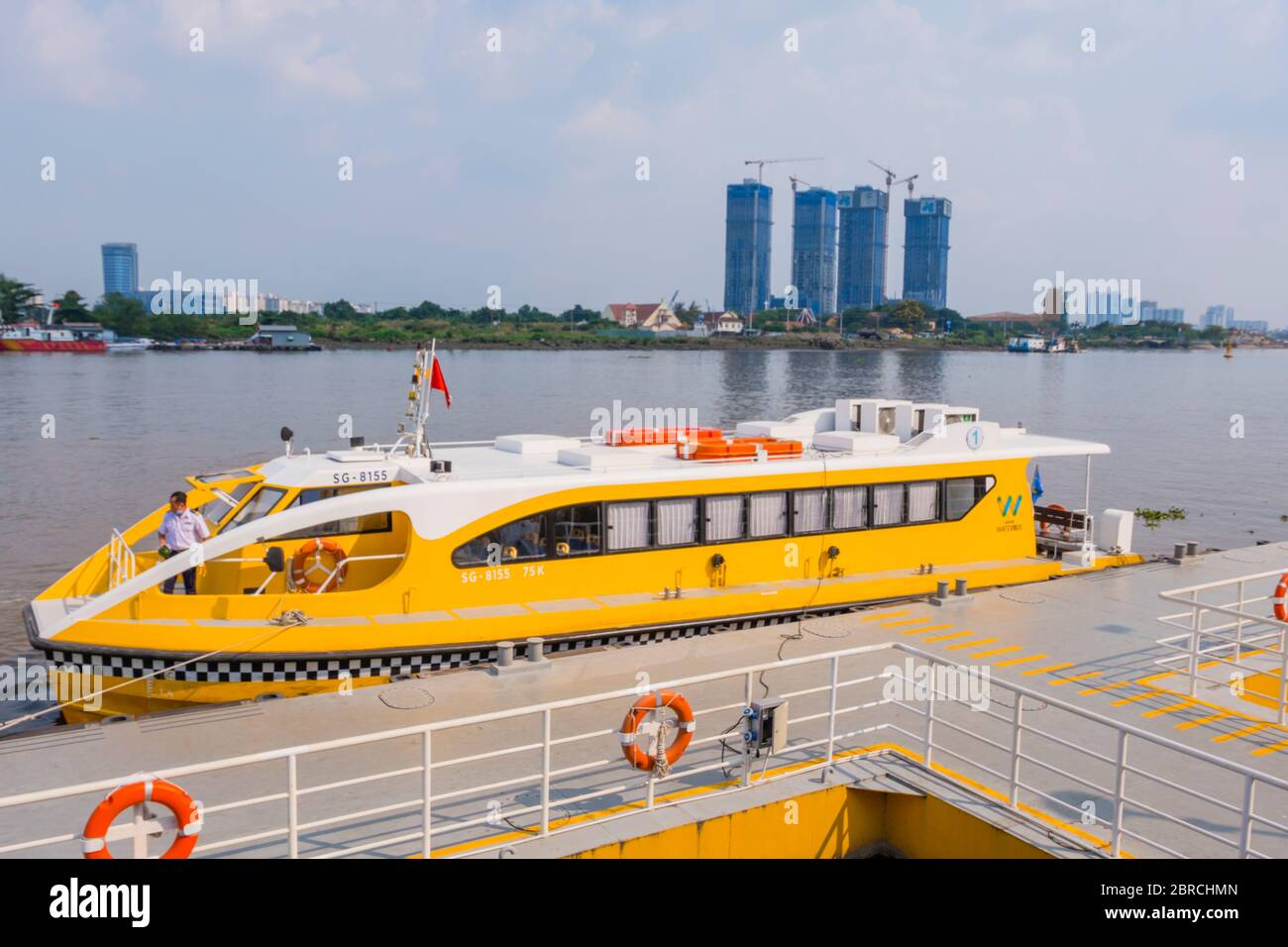 Water bus -Fotos und -Bildmaterial in hoher Auflösung – Alamy