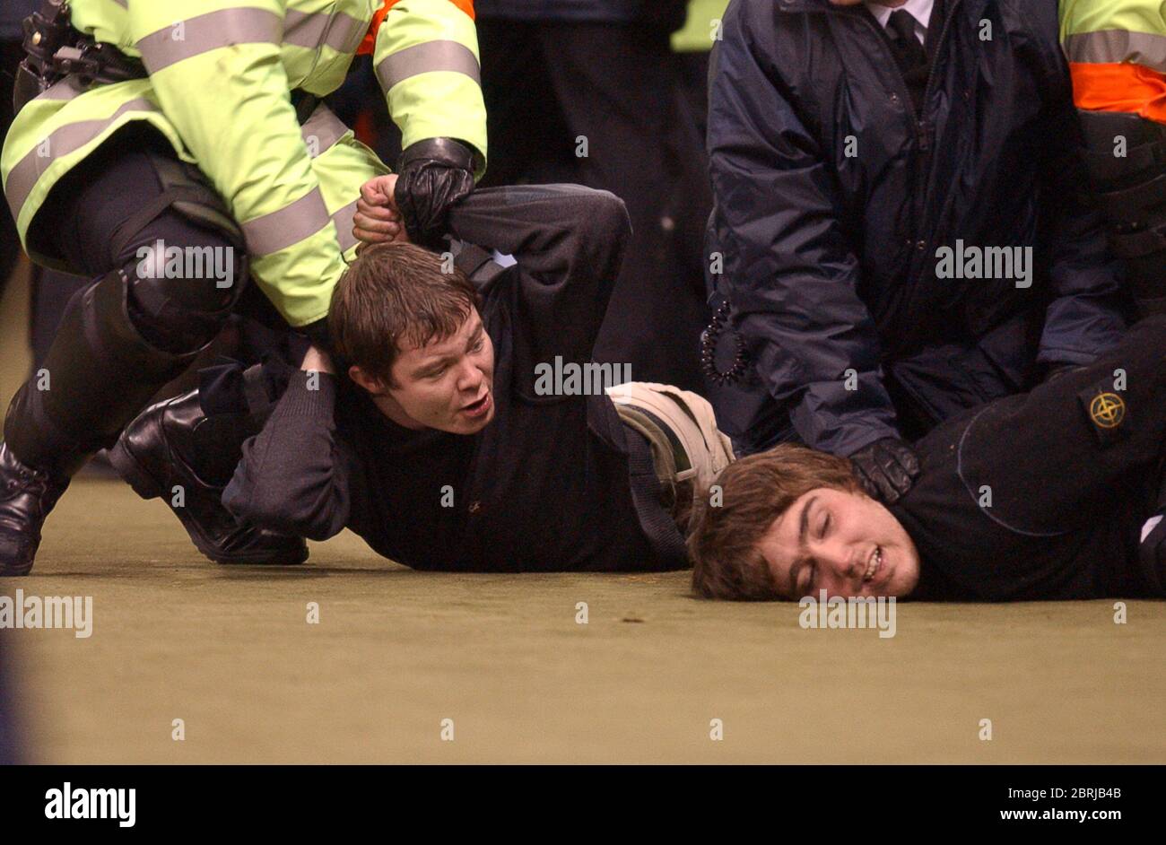Police british hooligans -Fotos und -Bildmaterial in hoher Auflösung ...