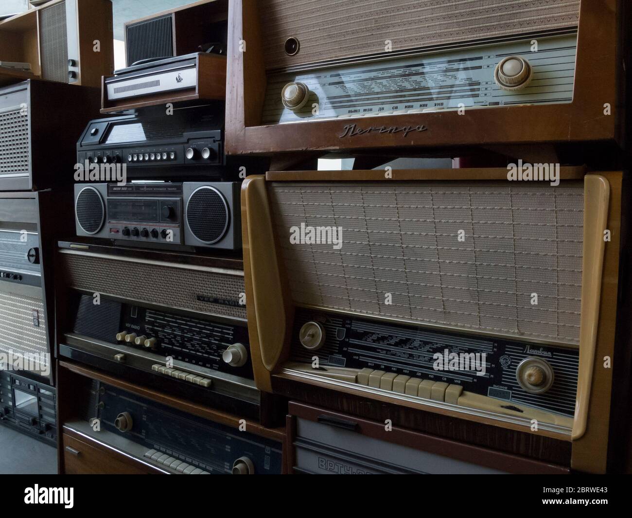 Alte radios -Fotos und -Bildmaterial in hoher Auflösung – Alamy