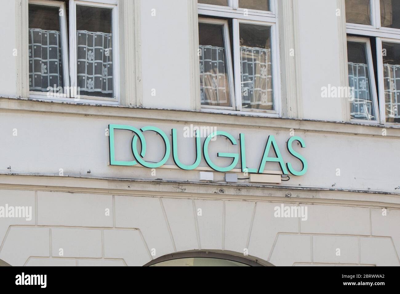Bamberg, Deutschland 21.05.2020: Symbolbilder - 2020 DOUGLAS, Logo ...