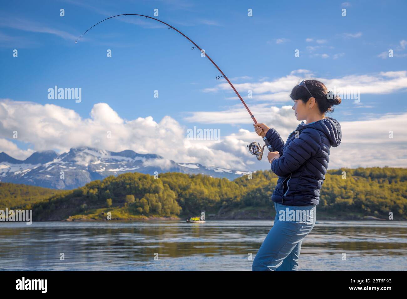 Rote angelrute -Fotos und -Bildmaterial in hoher Auflösung – Alamy