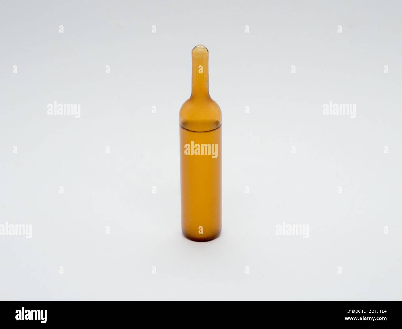 Braune glasampulle -Fotos und -Bildmaterial in hoher Auflösung – Alamy