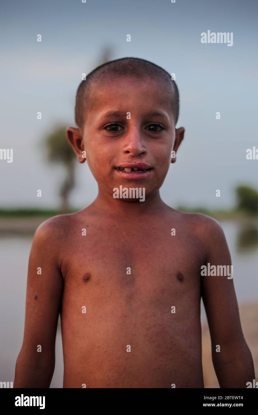 Pakistanische Kindheit Stockfotos und -bilder Kaufen - Alamy