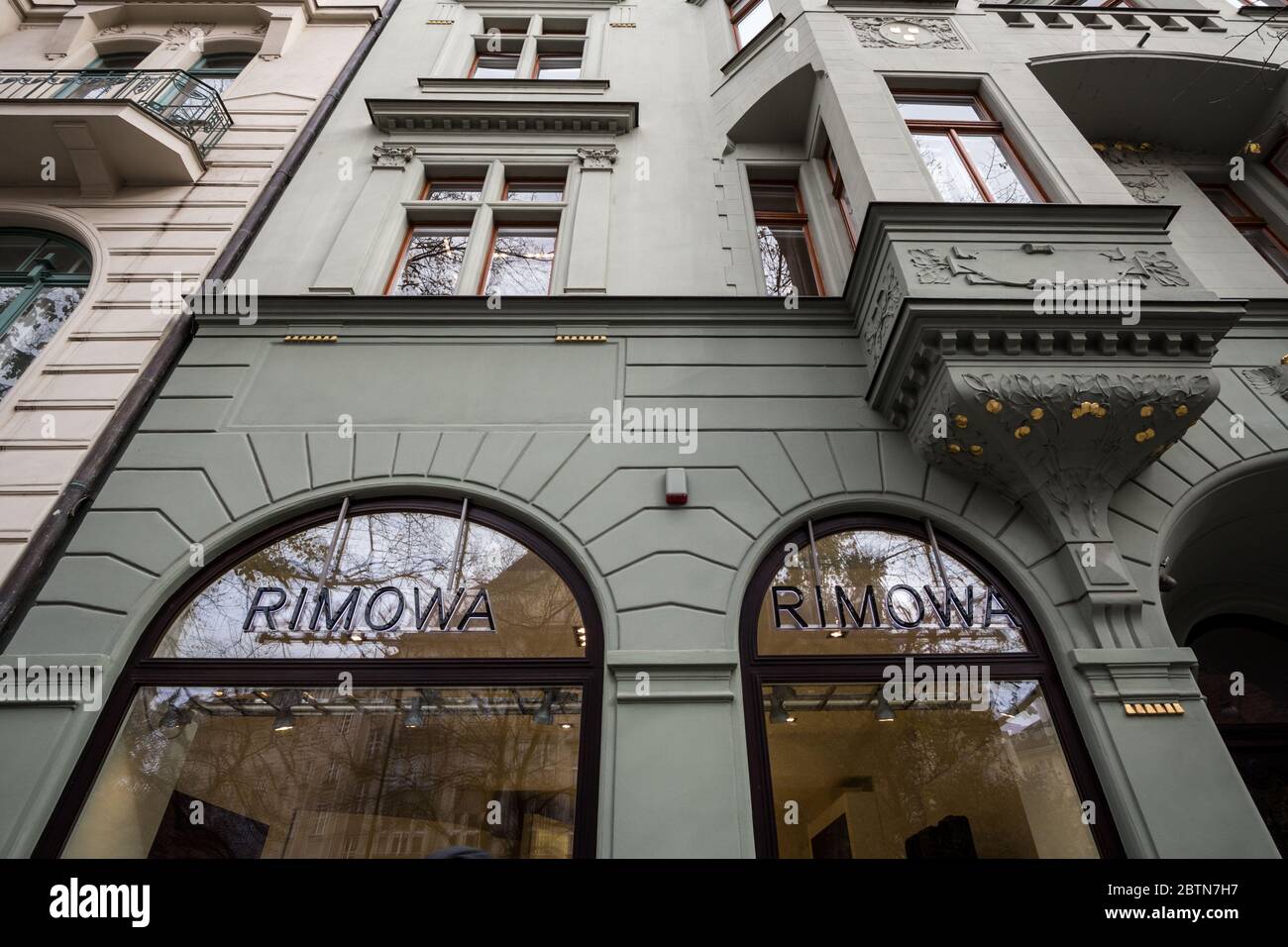 Rimowa logo -Fotos und -Bildmaterial in hoher Auflösung – Alamy