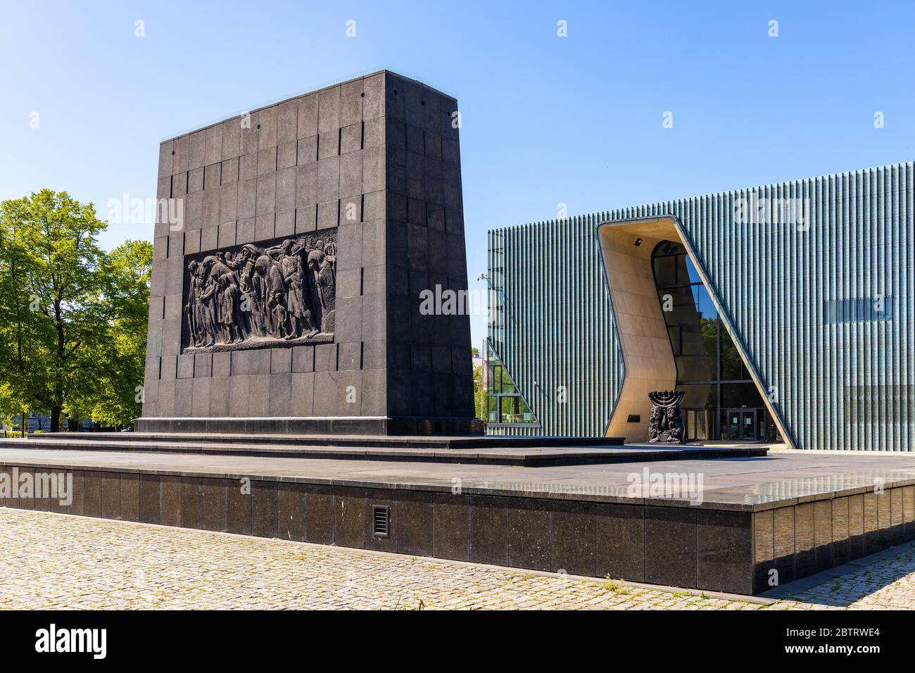 Warschau, Mazovia / Polen - 2020/05/10: Denkmal der Helden des ...