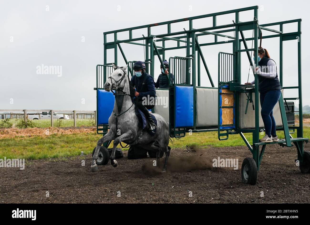 Rennpferd fair sheriff geritten -Fotos und -Bildmaterial in hoher ...