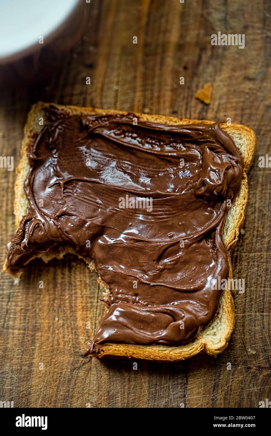 Nutella on toast -Fotos und -Bildmaterial in hoher Auflösung – Alamy