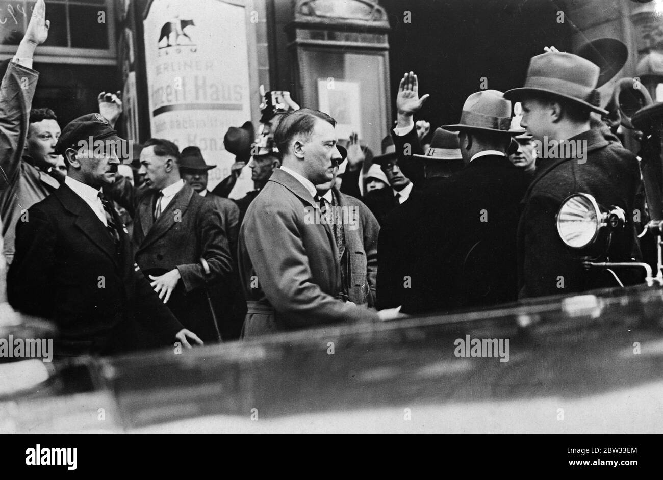 Adolf hitler crowd -Fotos und -Bildmaterial in hoher Auflösung – Alamy