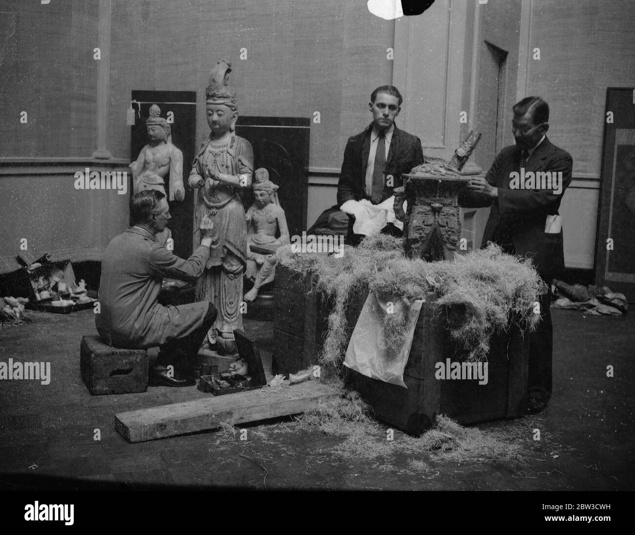 Kaiser von Japan 's chinesische Kunstschätze ausgepackt in London für ...