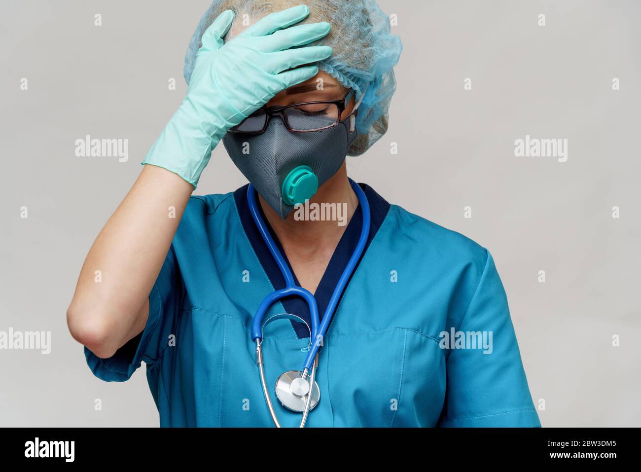 Abhorchen Arzt Stockfotos und -bilder Kaufen - Alamy