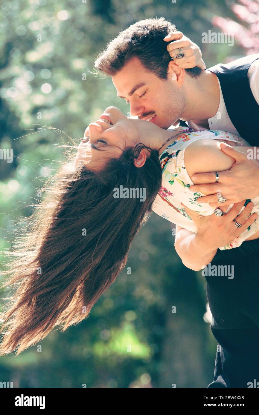 Verführung Liebe Paar Romantische Beziehung Frau Und Mann Erobern Sie Eine Glückliche Frau