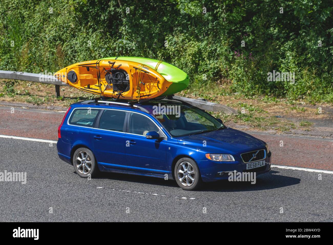 2008 blau Volvo V70 VOR 136; Fahrzeuge Verkehr bewegende Fahrzeuge ...
