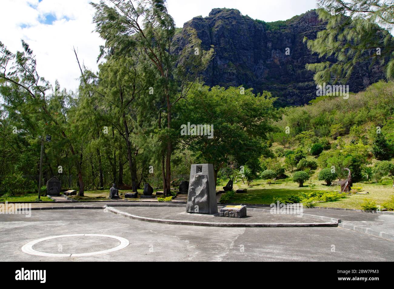 Slave route monument -Fotos und -Bildmaterial in hoher Auflösung – Alamy