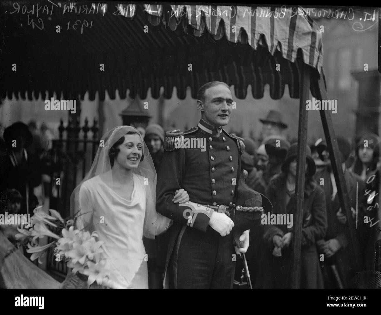 Eine Hochzeit eines Marineoffiziers in London. Die Ehe zwischen LT ...