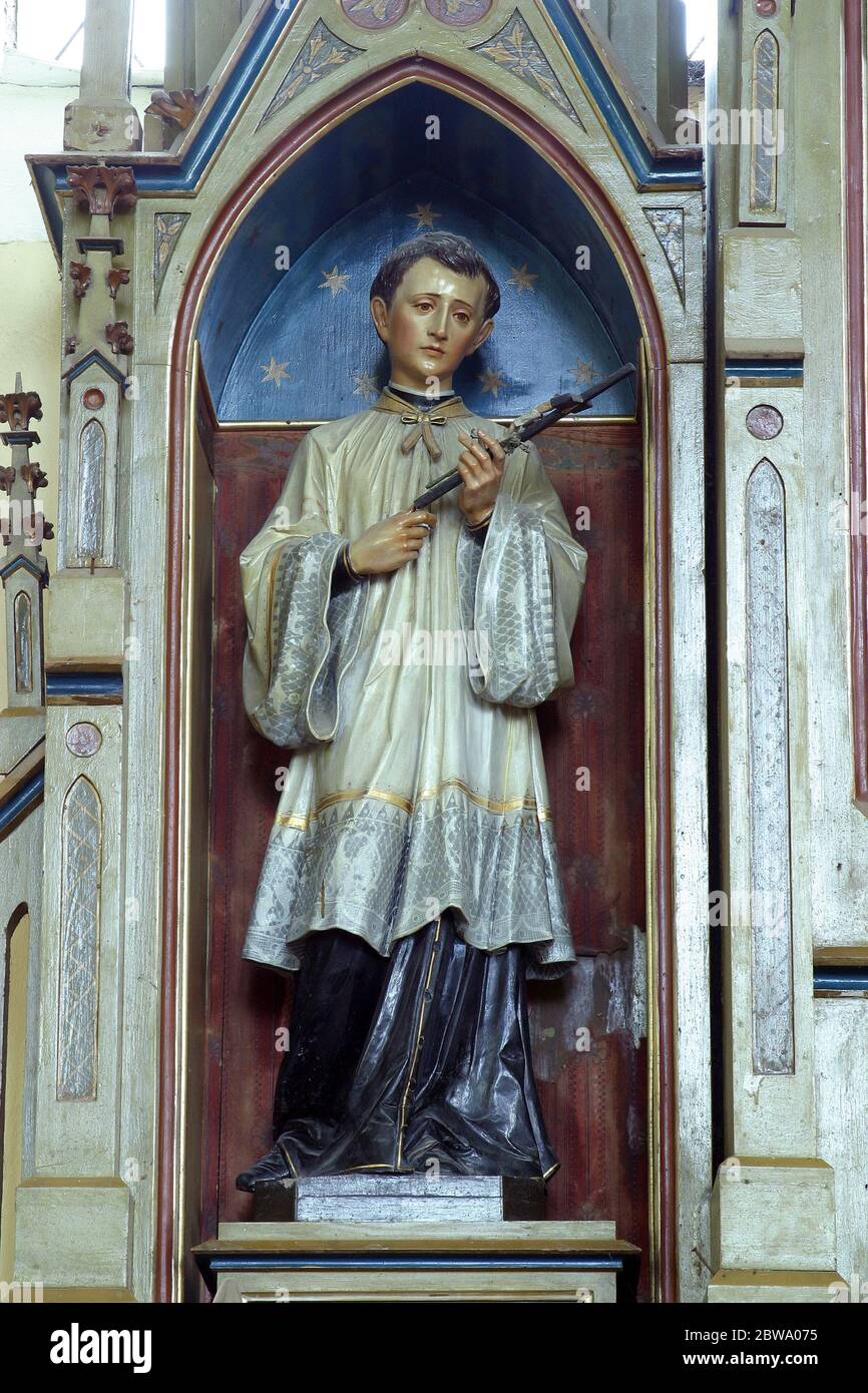 Statue des heiligen Aloysius Gonzaga am Altar des Heiligsten Herzens Jesu in der Kirche des ...