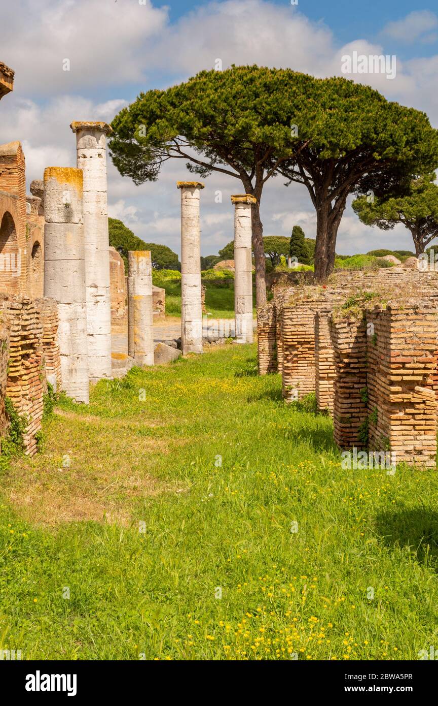 Ruinen von ostia antica -Fotos und -Bildmaterial in hoher Auflösung – Alamy